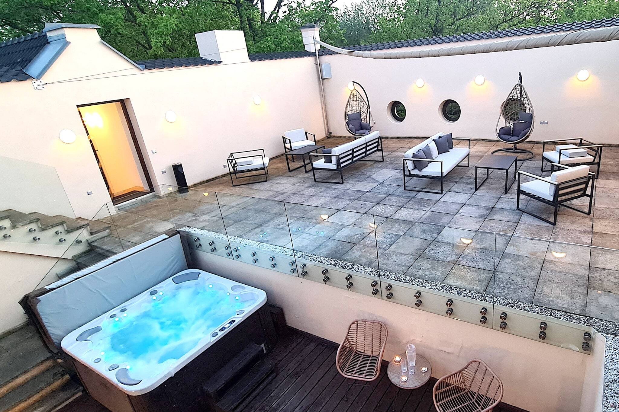 Wellness na zámku u Prahy s krytým Bazénem | Chateau Trnová